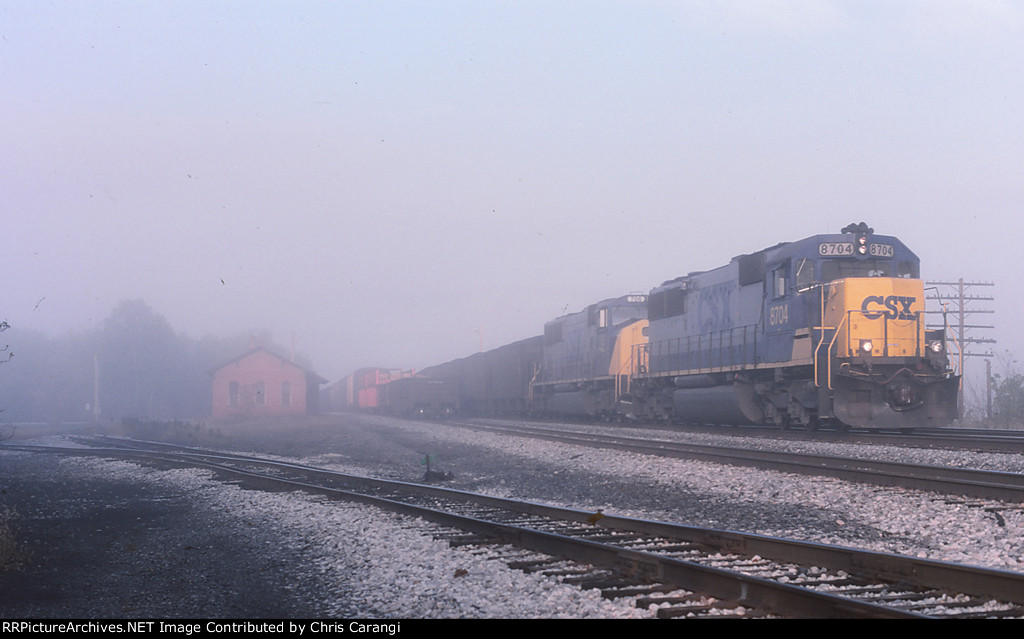 CSXT 8704 & 706